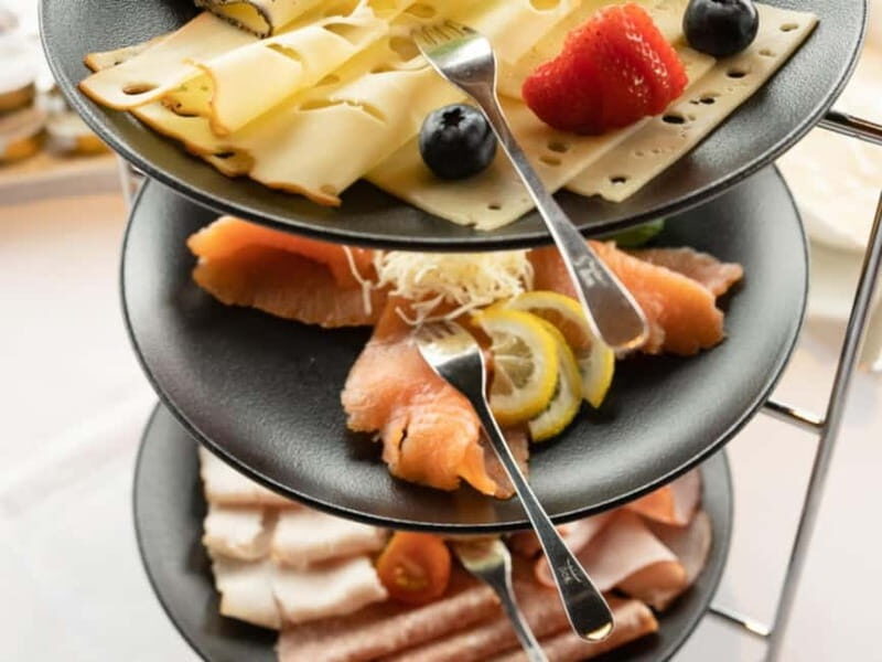 Innsbruck: Breakfast with Prosecco and Panoramic Views - Key Points