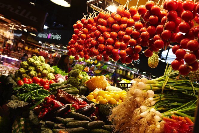 Interactive Paella & Market: Bottomless Wine & Rambla Views - The Highlights in Detail