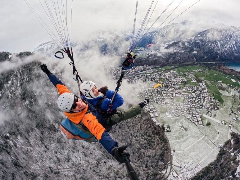 Interlaken: Tandem Paragliding Flight with Pilot - A Closer Look at the Experience