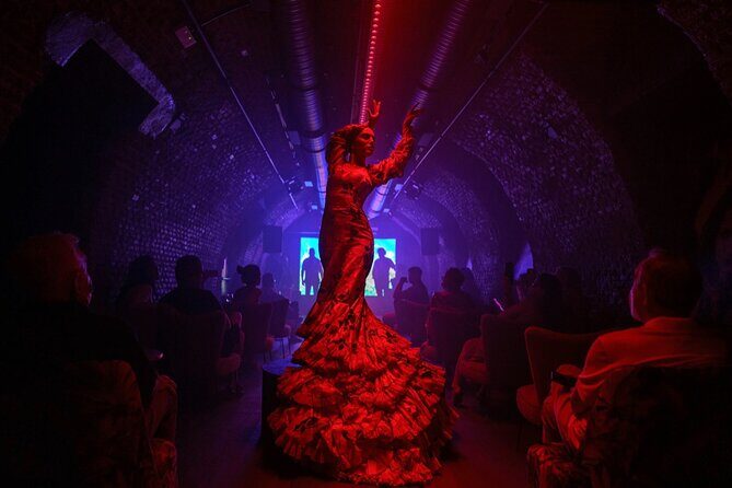 Intimate Flamenco Show & Spanish Drink in Madrid at La Carmela - Key Points