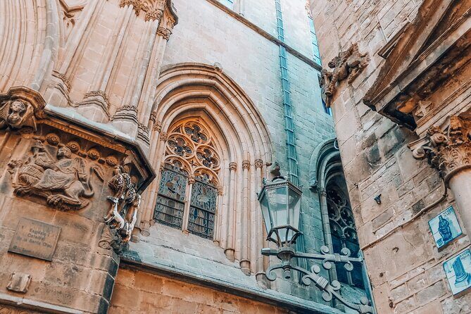 Introduction to Barcelona's Old Town Gothic Quarter Walking Tour - Starting Point: Edifici de Correus