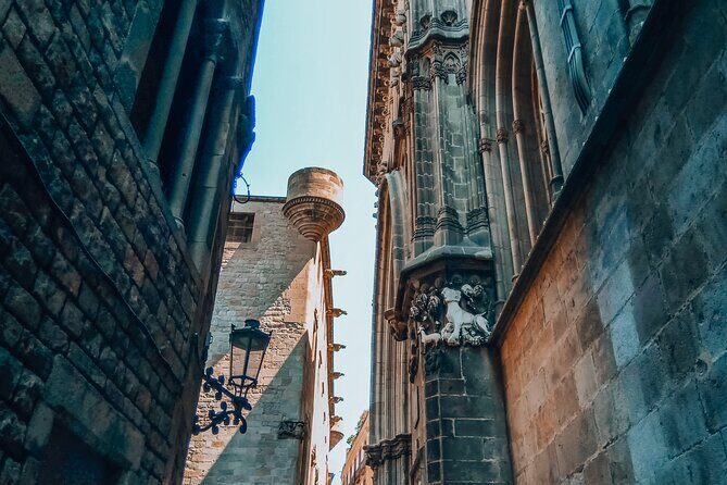 Introduction to Barcelona's Old Town Gothic Quarter Walking Tour - Romantic Gothic: Pont del Bisbe