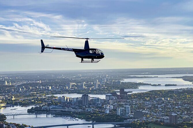 Introduction to helicopter piloting in Gatineau-Ottawa - Who Should Consider This Tour?