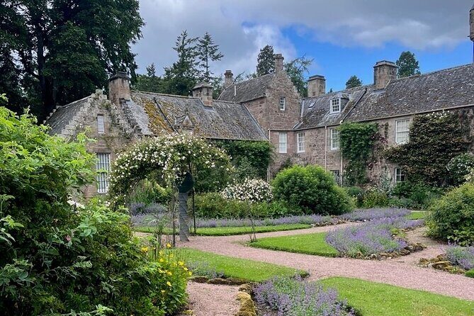 Invergordon Private Tour: Fort George, Cawdor Castle & Loch Ness - Key Points