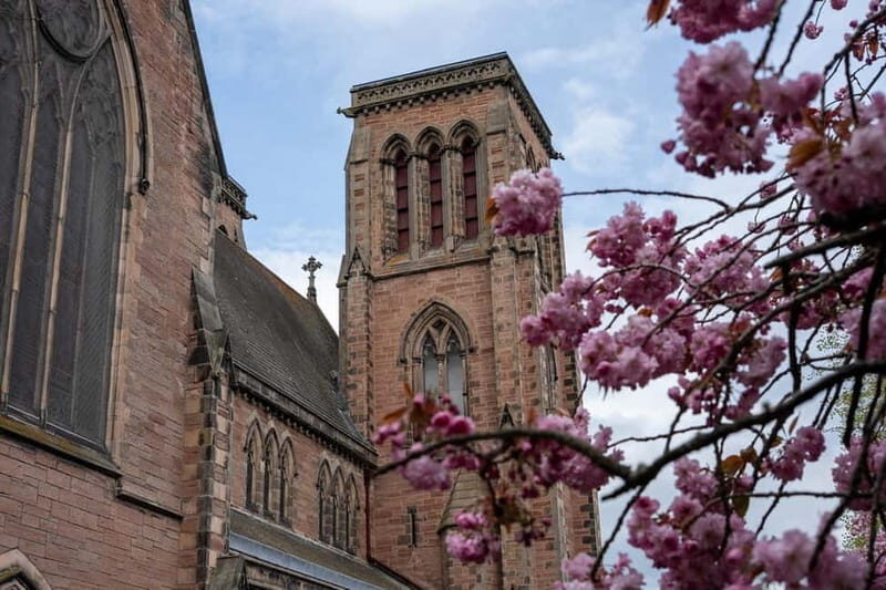 Inverness: Comedy Walking Tour with Local Comedian - Key Points