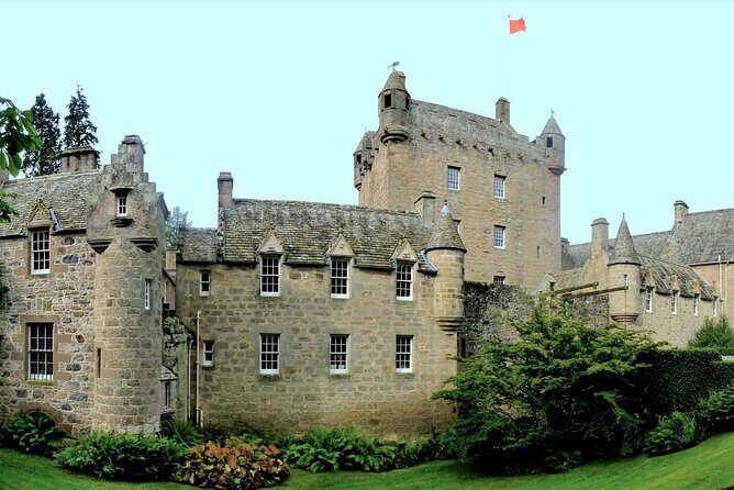 Inverness Tour-Cawdor Castle & Culloden Battlefield, ClavaCairns - Key Points  
