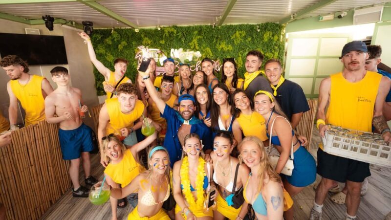 Ios: Pub Crawl with 5 Venues, 5 Shots, and 5 VIP Entrances - Key Points