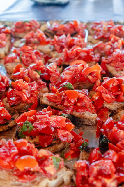 Ischia: MiniCruise with swimming stops and lunch on board - FAQs