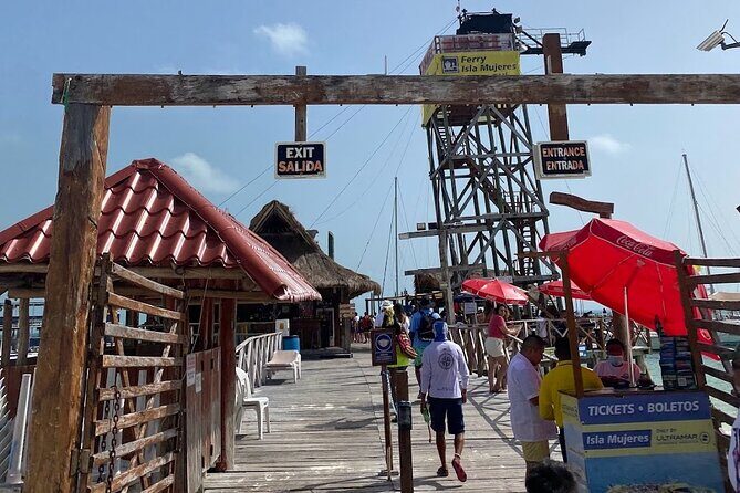 Isla Mujeres Basic Tour in Catamaran with Snorkel and Open Bar - Snorkeling at Arrecife El Meco  