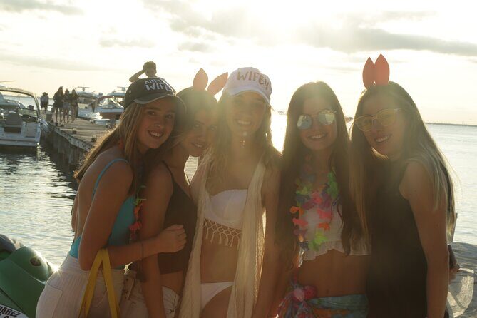 Isla Mujeres Catamaran from Cancun with Open bar and lunch - FAQ