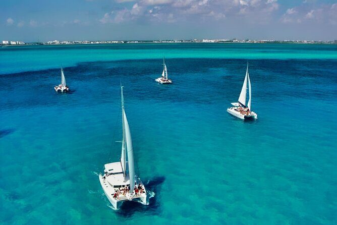 Isla Mujeres Catamaran Sailing Experience with Lunch & Open Bar - Who Is This Tour Best For?
