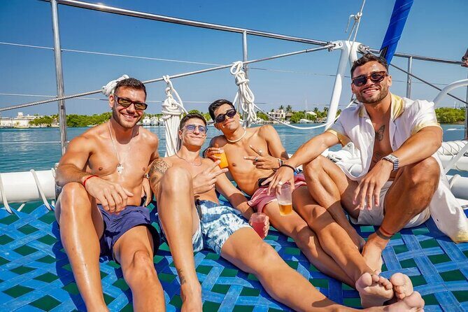 Isla Mujeres Cruise with Beach Club, Snorkel, Lunch and Open Bar - The Sum Up