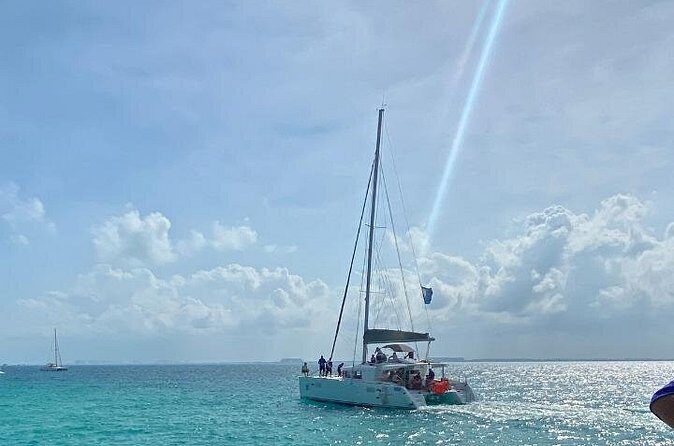 Isla Mujeres on luxury catamaran with snorkel, open bar and lunch - Who is This Tour Perfect For?