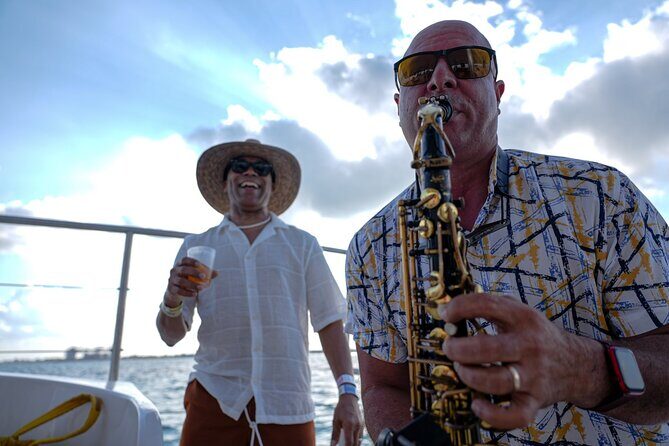 Isla Mujeres Sunset Cruise and Tour from Cancun - Key Points