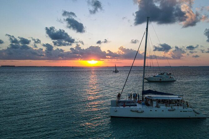 Isla Mujeres Sunset Cruise and Tour from Cancun - Exploring Isla Mujeres