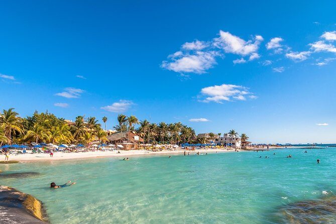 Isla Mujeres tour, Discover the amazing Caribbean Sea by Catamaran - The Experience and Group Dynamics