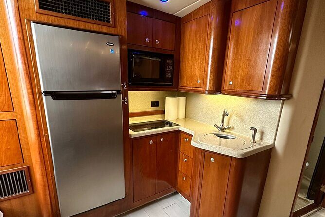 Island Fun Yacht Rental in Miami Beach - The Sum Up: Is This Yacht Rental Worth It?