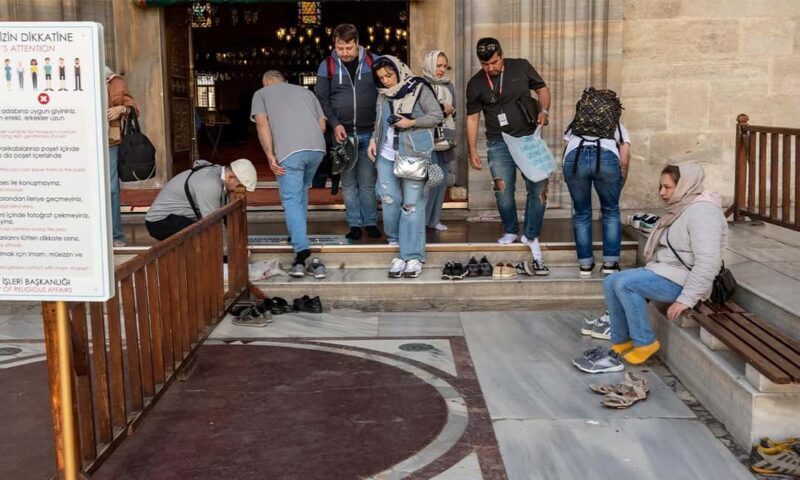 Istanbul: Blue Mosque Guided Tour & Süleymaniye Audio Guide - Who Is This Tour Best Suited For?