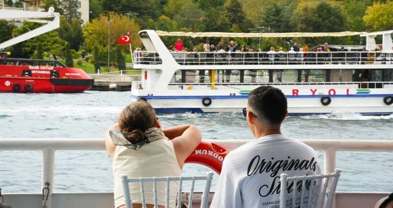 Istanbul: Bosphorus and Golden Horn Tour with Live Guide - Key Points