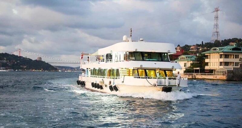 Istanbul: Bosphorus and Golden Horn Tour with Live Guide - Who Should Book This Tour?