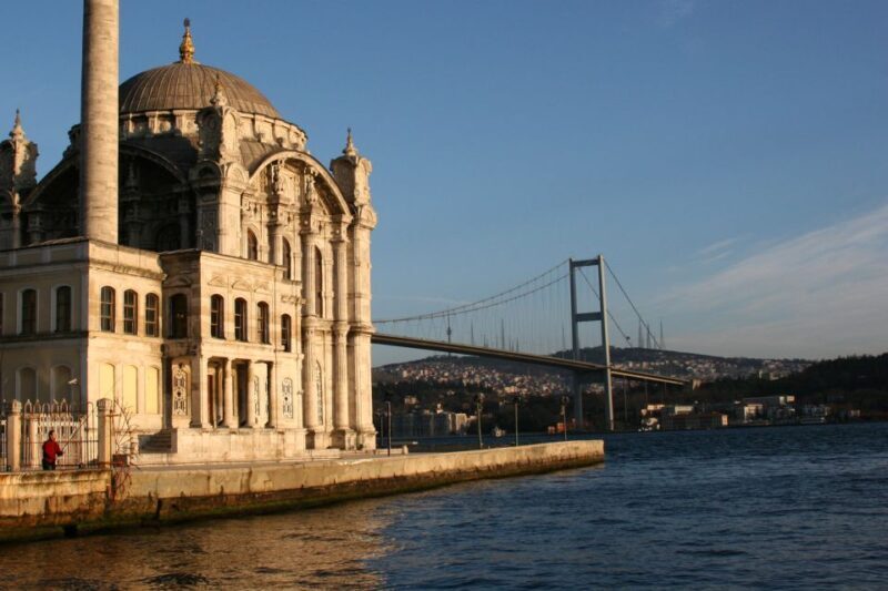 Istanbul Bosphorus Dinner Cruise &Entertainment hotel pickup - What We Love
