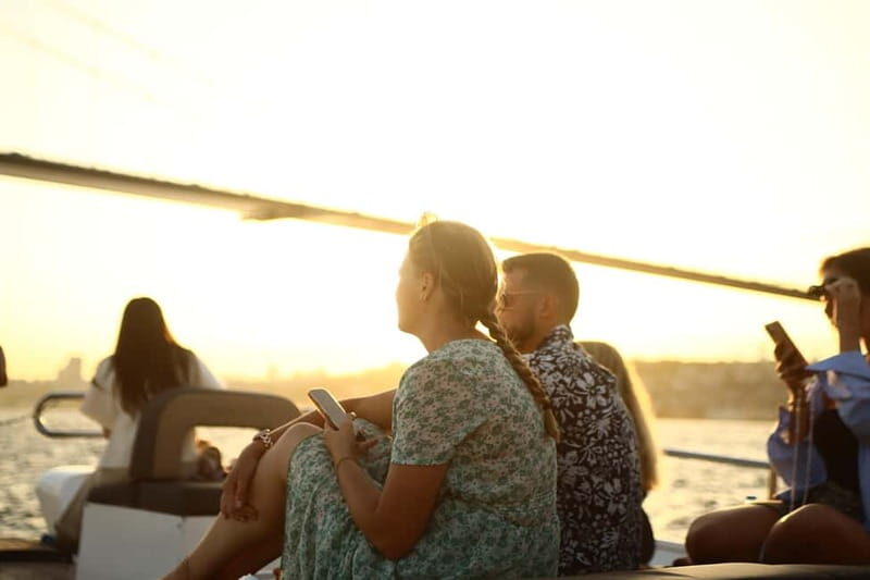 Istanbul: Bosphorus Private Guided Yacht Cruise with Snacks - The Experience: Authentic and Comfortable