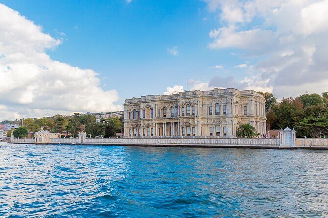 Istanbul Bosphorus Sightseeing Cruise with Audio Guide - Key Points