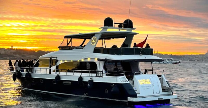 Istanbul: Bosphorus Sunset Yacht Cruise with Live Guide - Analyzing the Value