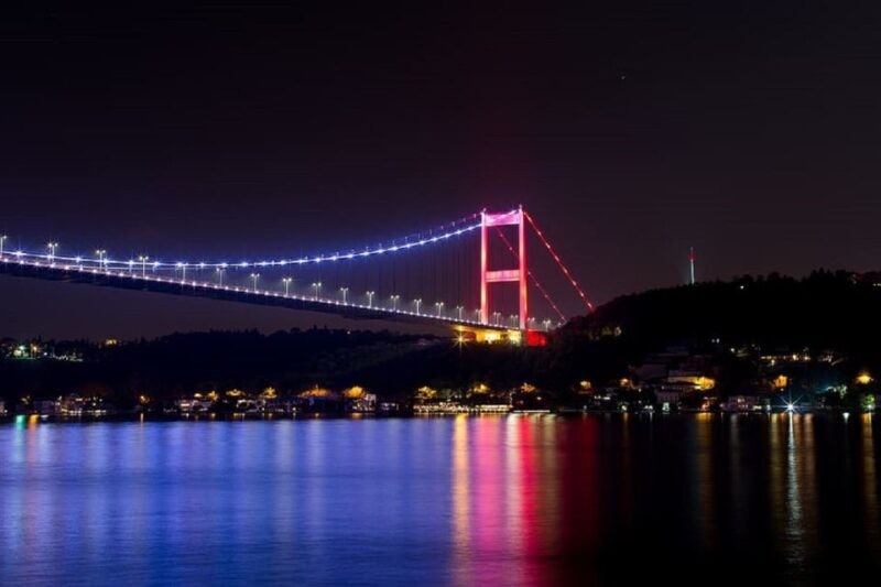 Istanbul: Dinner Cruise on the Bosphorus - The Atmosphere on the Boat
