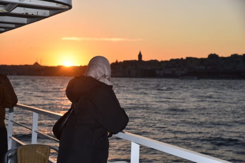 Istanbul: Explore Bosphorous on a Sunset Boat Cruise - Key Points
