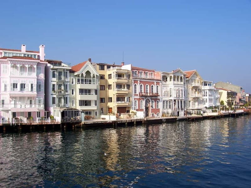 Istanbul: Explore Istanbul Asian Continent - Exploring Istanbul’s Asian Continent: A Deep Dive into Kadikoy and Beyond