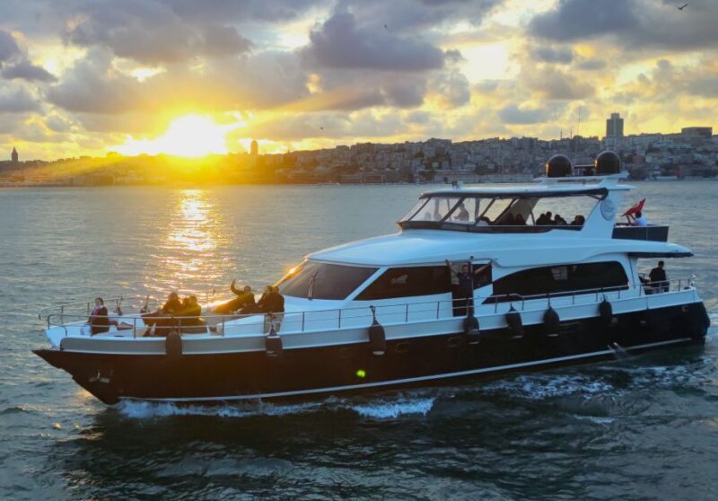 Istanbul: Guided Old City Tour and Bosphorus Sunset Cruise - Practical Details and Value