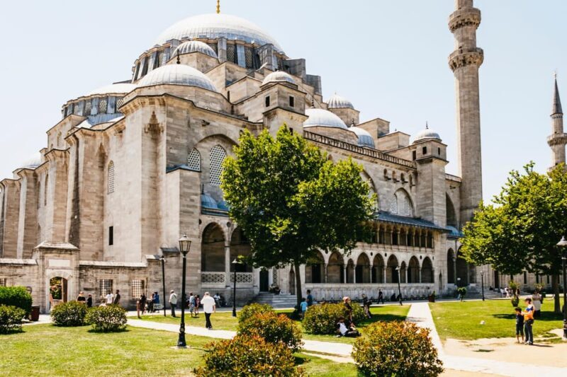 Istanbul: Hagia Sophia, Blue Mosque, Suleymaniye Mosque Tour - Discover Izmir’s Iconic Mosques on a 4-Hour Guided Tour of Hagia Sophia, Blue Mosque, and Suleymaniye