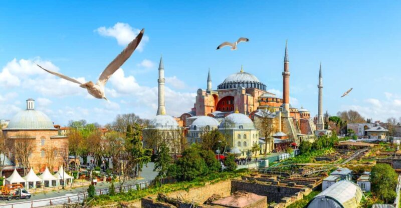 Istanbul: Hagia Sophia Entry Ticket with Audio Guide - Visiting Hours and Crowds