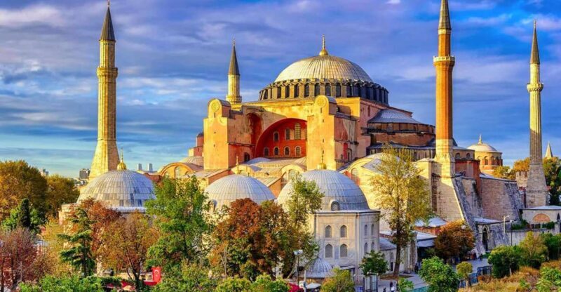 Istanbul: Old City Tour and Luxury Sunset Bosphorus Cruise - The Experience in Detail