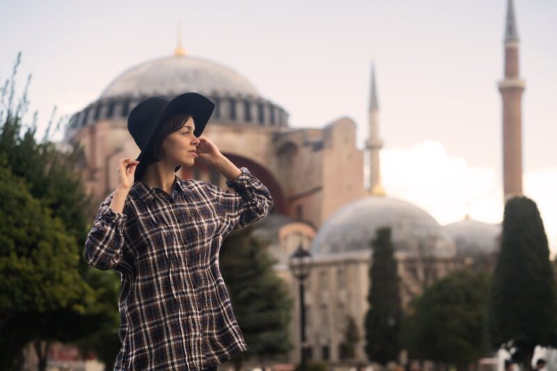 Istanbul: Private photoshoot at Hagia Sophia&Blue Mosque - The Experience in Detail: Pros and Cons