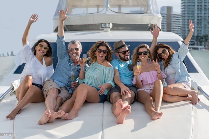 Istanbul: Small-Group Yacht Cruise with Snacks, Sunset or Daytime - Key Points