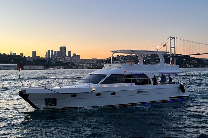Istanbul: Small-Group Yacht Cruise with Snacks, Sunset or Daytime - A Closer Look at the Istanbul Yacht Cruise Experience