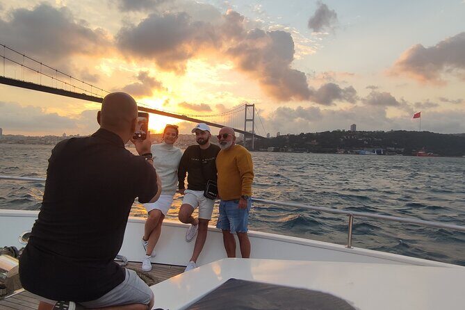 Istanbul Sunset Cruise With Luxury Yacht On Bosphorus - The Experience Onboard: Comfort, Drinks, and Atmosphere