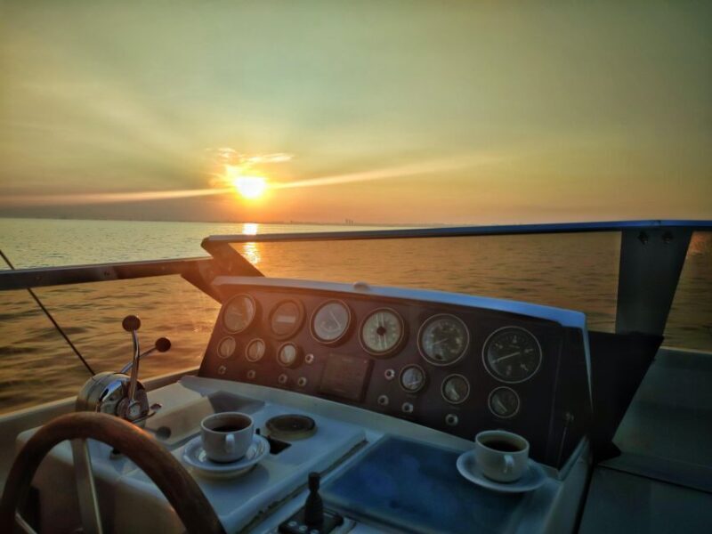 Istanbul: Sunset Yacht Cruise on the Bosphorus with Transfer - Detailed Breakdown of the Itinerary