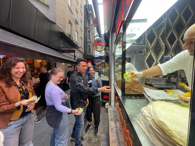 Istanbul: Traditional Turkish Dinner and Dervish Experience - Key Points