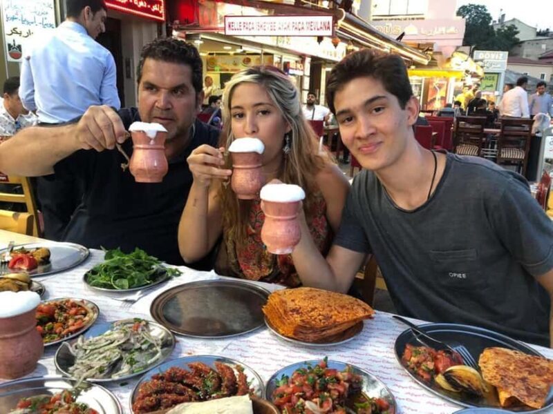 Istanbul: Traditional Turkish Dinner - The Setting and Atmosphere