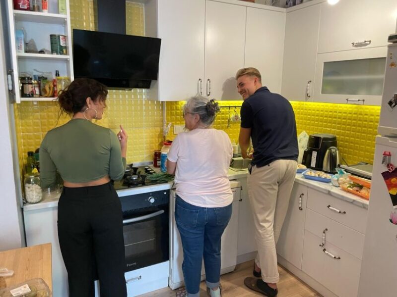 Istanbul: Vegan/Vegetarian Cooking Class with Locals at Home - The Sum Up