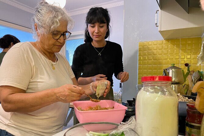 Istanbul Vegan/Vegeterian Cooking Class with Locals at Home - Exploring the Details of the Experience  