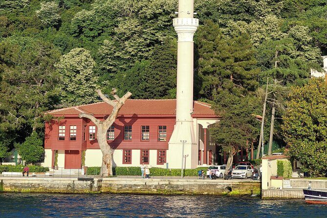 Istanbul's Golden Hour: Bosphorus Sunset Cruise By Boat - Who Is This Tour Best For?