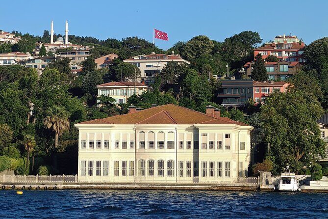 Istanbul's Golden Hour: Bosphorus Sunset Cruise By Boat - FAQ Section