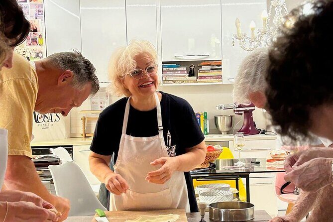 Italian Cooking Class in Rosa's colorful home - Key Points