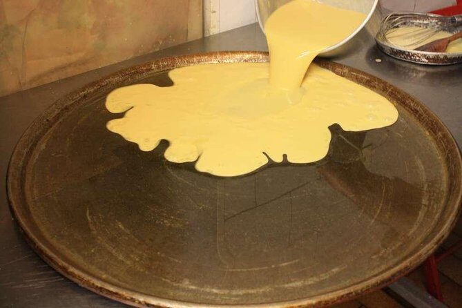 Itinerant dinner in the old town - Authenticity and Guide Experience