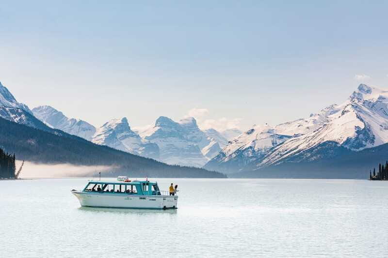 Jasper National Park: Maligne Lake Cruise With Guide - The Experience From Reviews