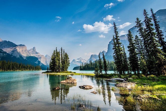 Jasper National Park Tour: Maligne Valley, Medicine Lake and Spirit Island - The Journey Through Jasper’s Iconic Landscapes